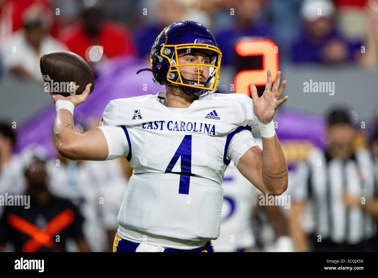 August 28, 2025: East Carolina Pirates quarterback Katin Houser (4 ...