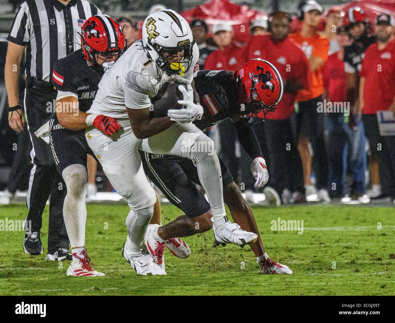 August 28, 2025: UCF Knights wide receiver Duane Thomas Jr. (7) during ...