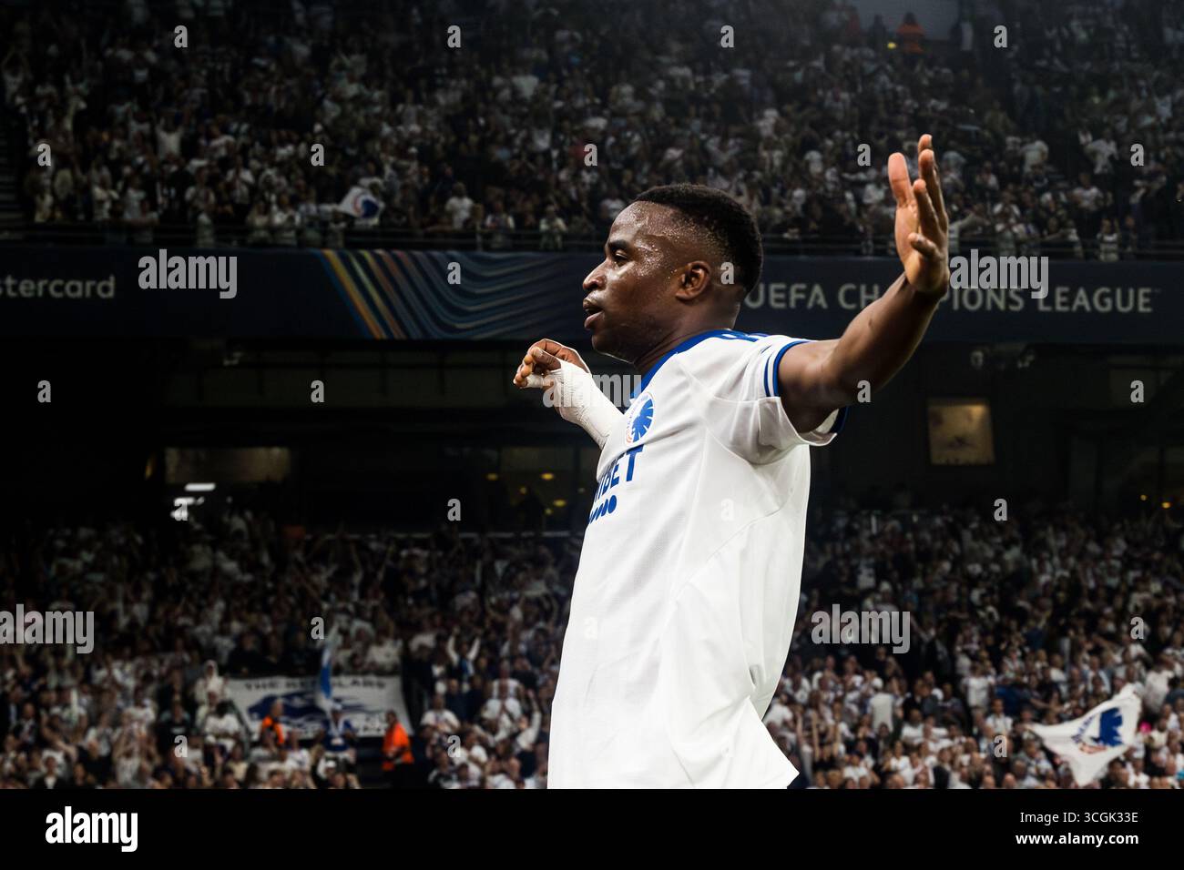 Youssoufa moukoko goal hi-res stock photography and images - Alamy