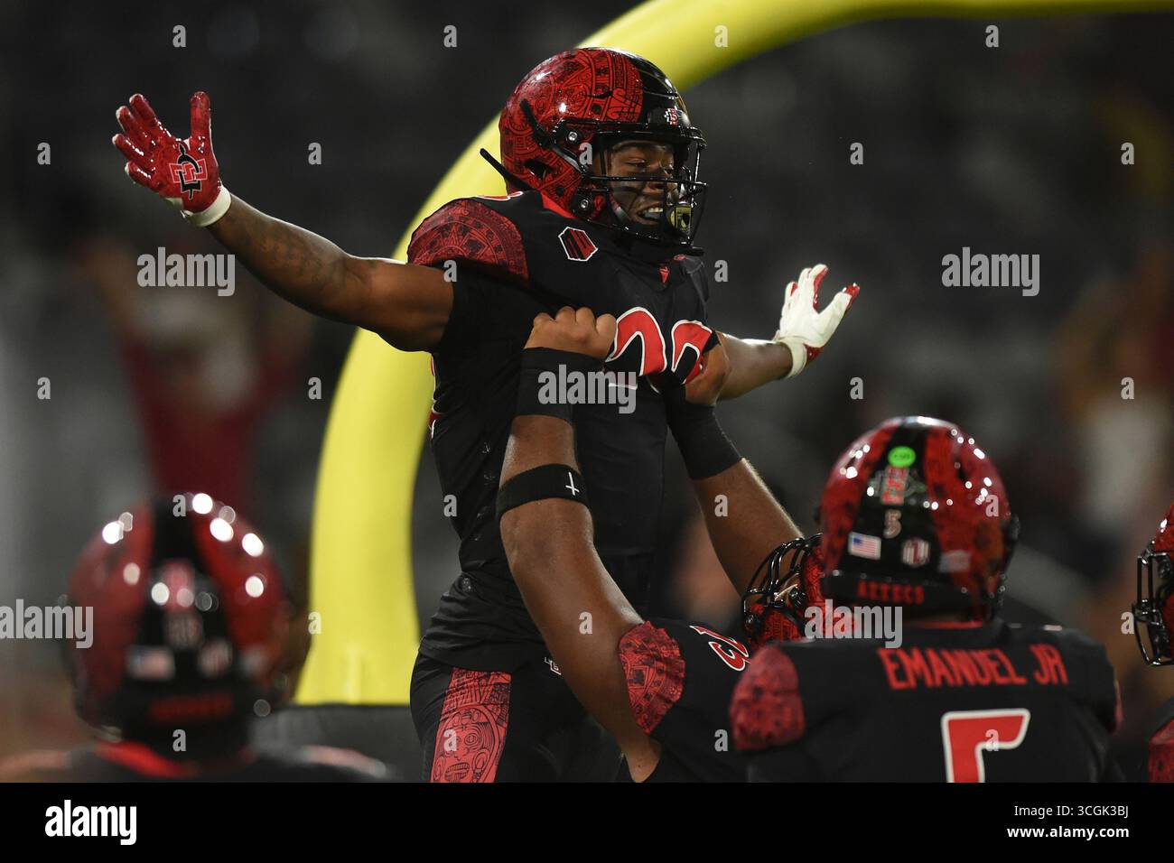 SAN DIEGO, CA - AUGUST 28: San Diego State Aztecs running back Cincere ...