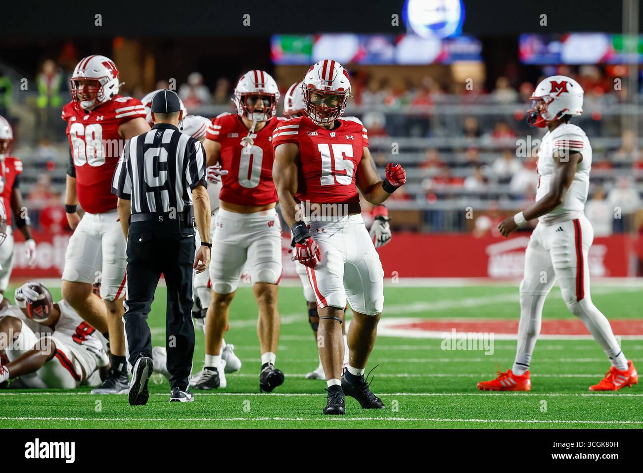 August 28, 2025: Wisconsin Badgers linebacker Sebastian Cheeks (15 ...