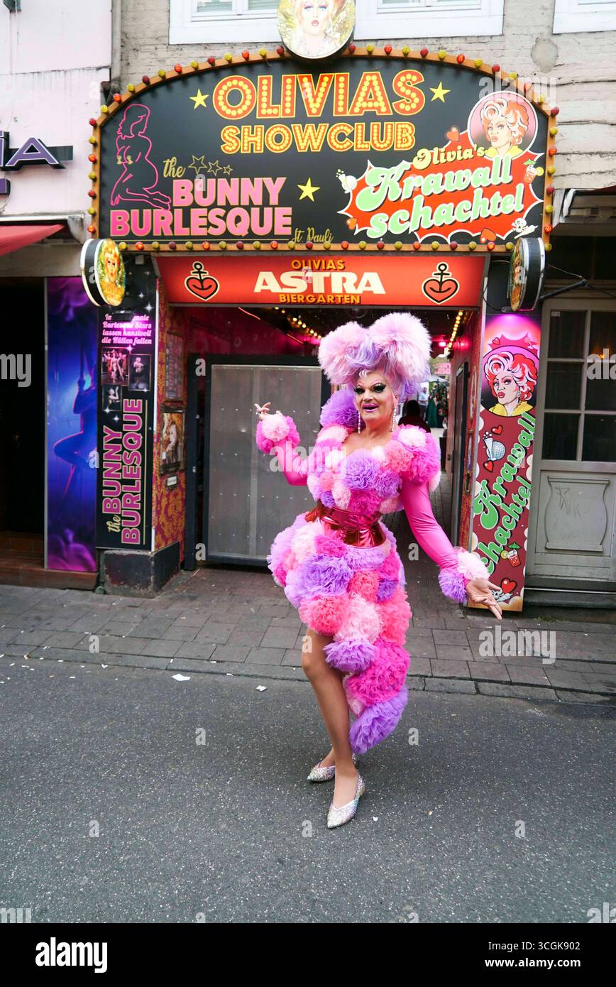 cntv Olivia Jones zu Gast beim 1.German Burlesque Festival in Olivias ...