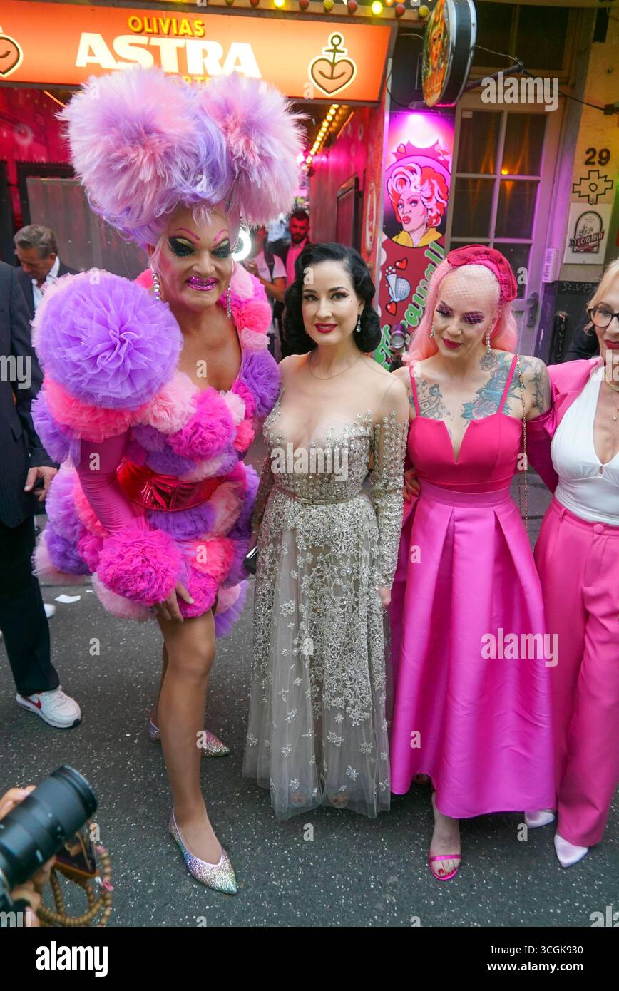 cntv Olivia Jones Dita Von Teese Belle la Donna US-amerikanische ...