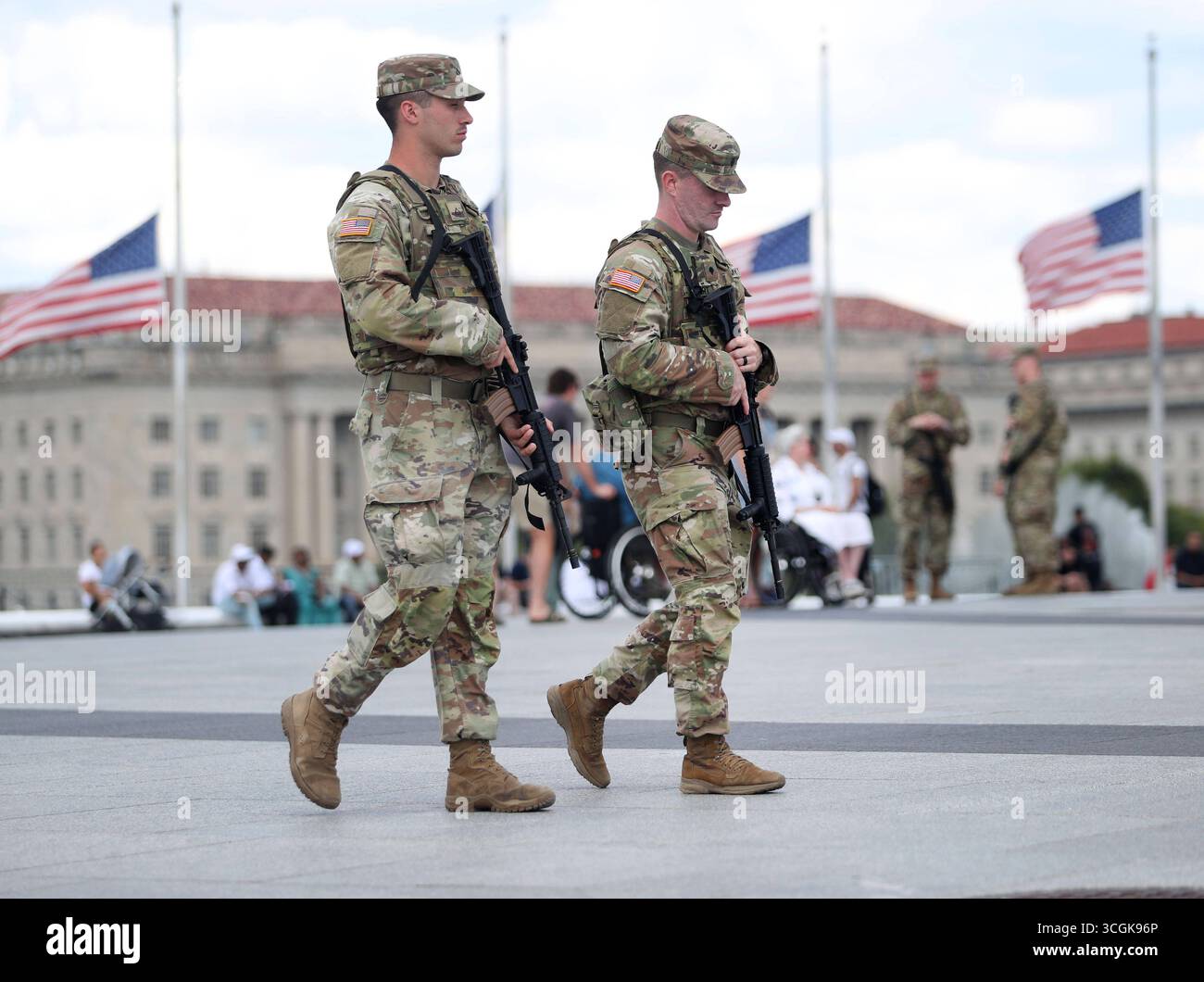 Aemed US National Guard on patrol in Washington, District of Columbia ...