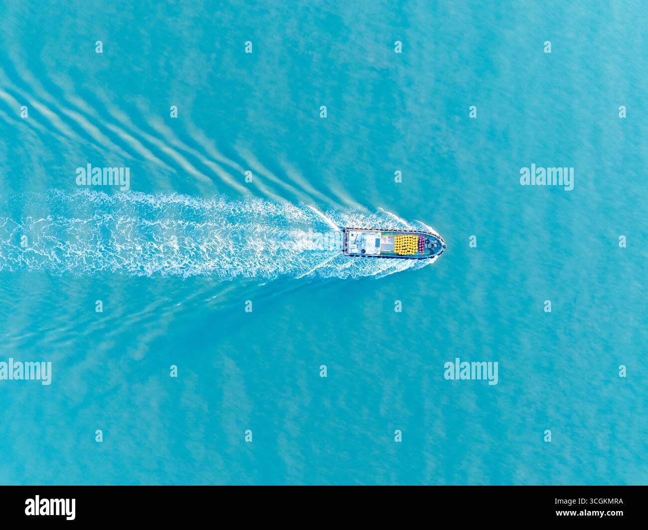 Boat moves on vast hi-res stock photography and images - Alamy
