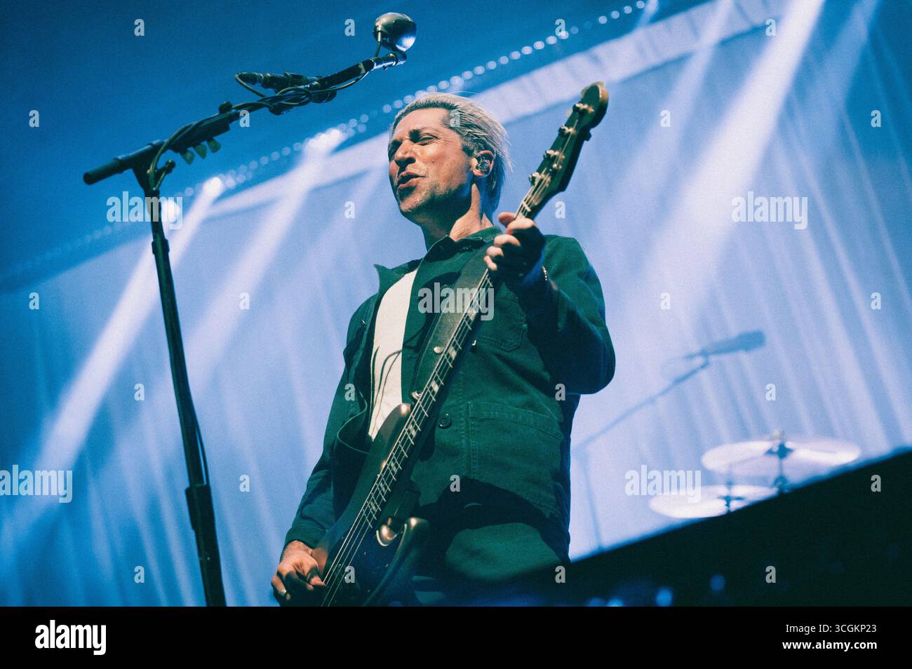 Qotsa live hi-res stock photography and images - Alamy