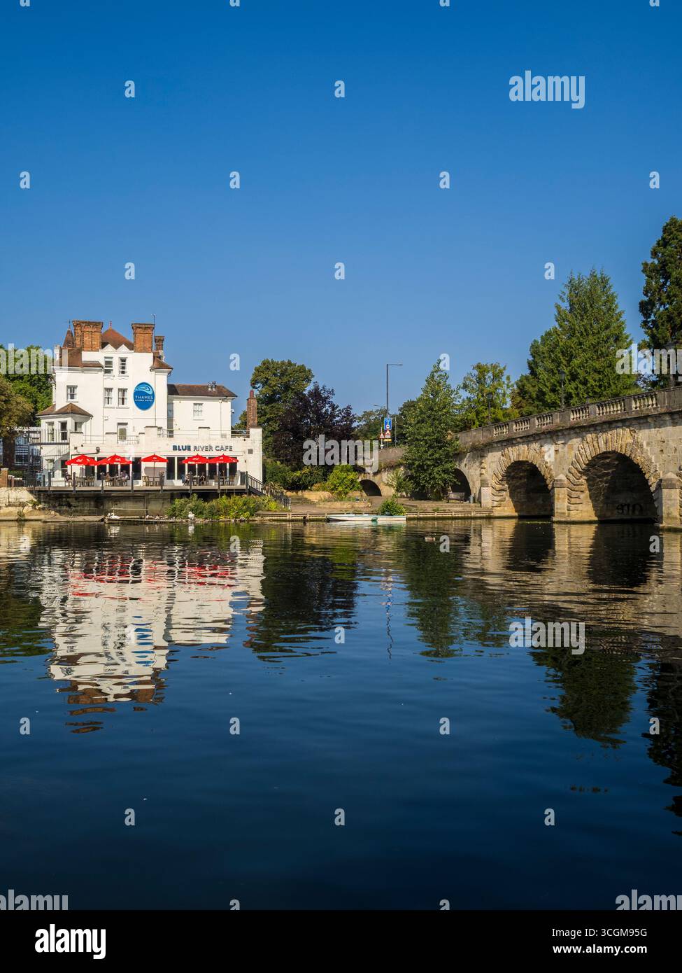 Hotel thames riviera hi-res stock photography and images - Alamy