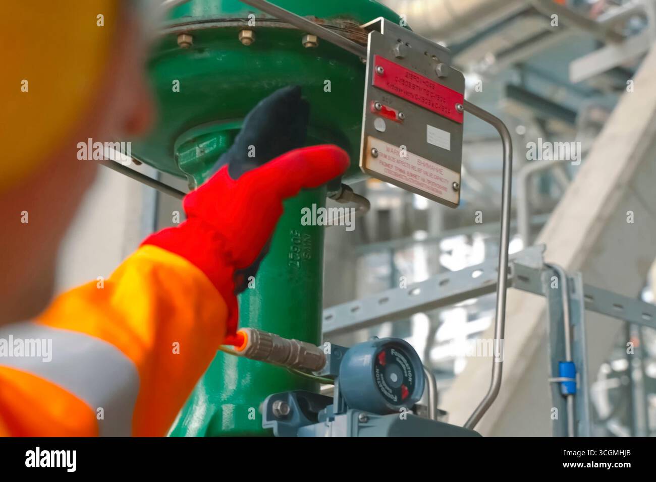 Automatic pneumatic valve to control the gate valve on the pipeline ...