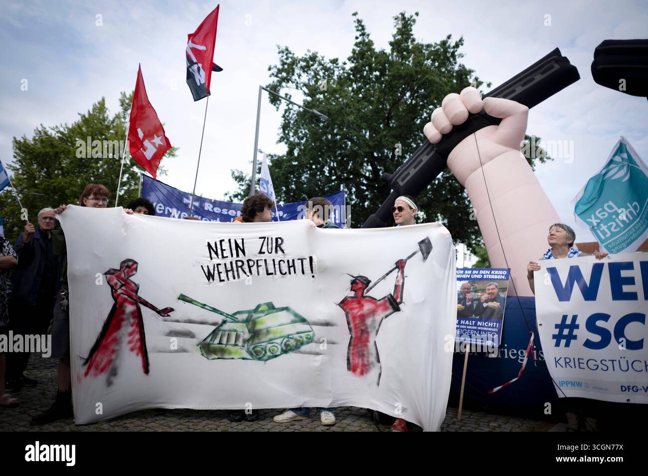Protest gegen Wehrdienst DEU, Deutschland, Germany, Berlin, 27.08.2025 ...