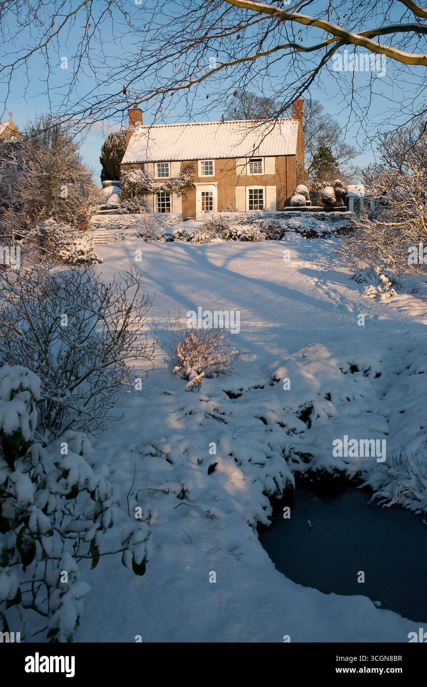 Snow blankets ground around hi-res stock photography and images - Alamy