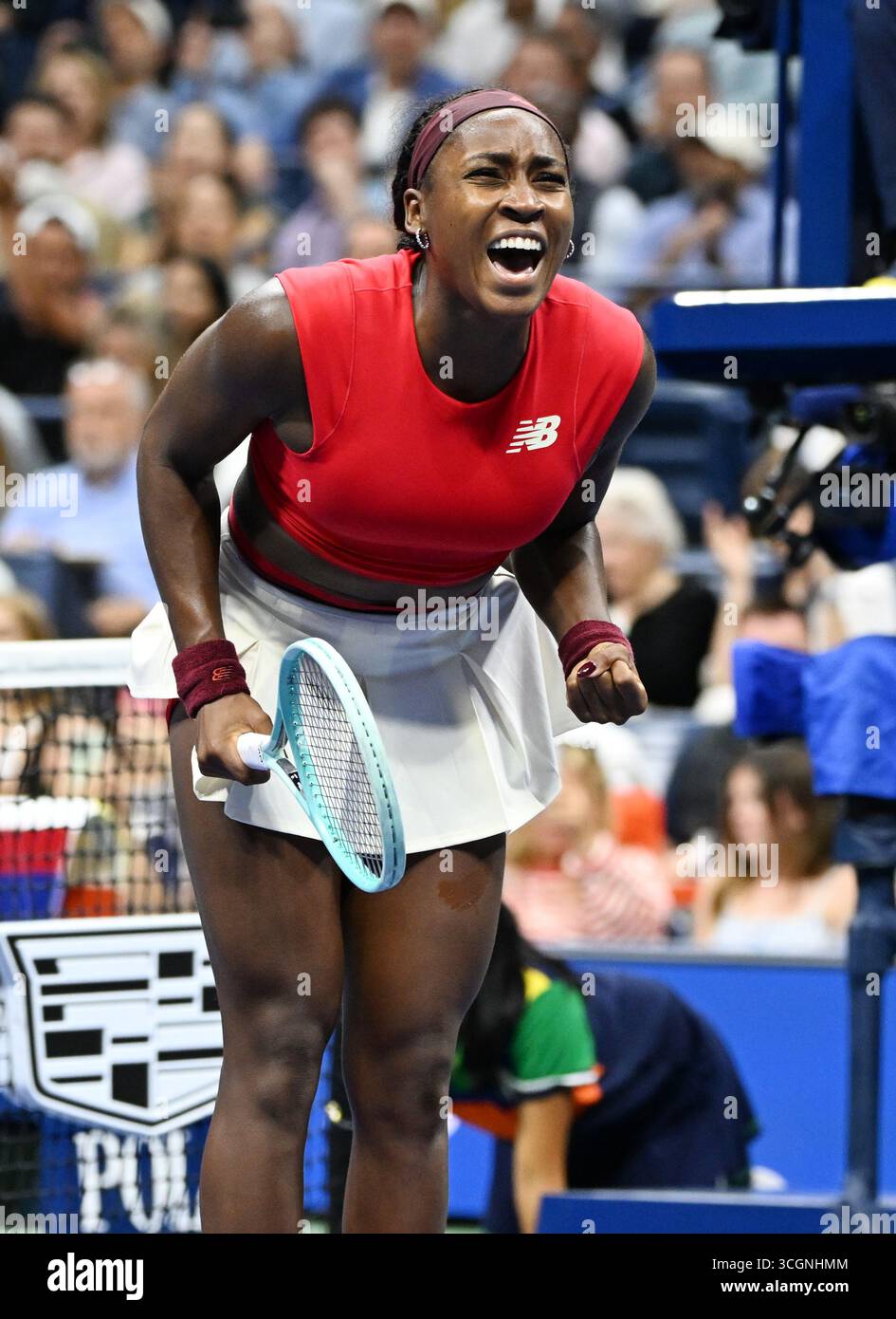 FLUSHING NY- AUGUST 28: Coco Gauff Vs Donna Vekic on Arthur Ashe ...