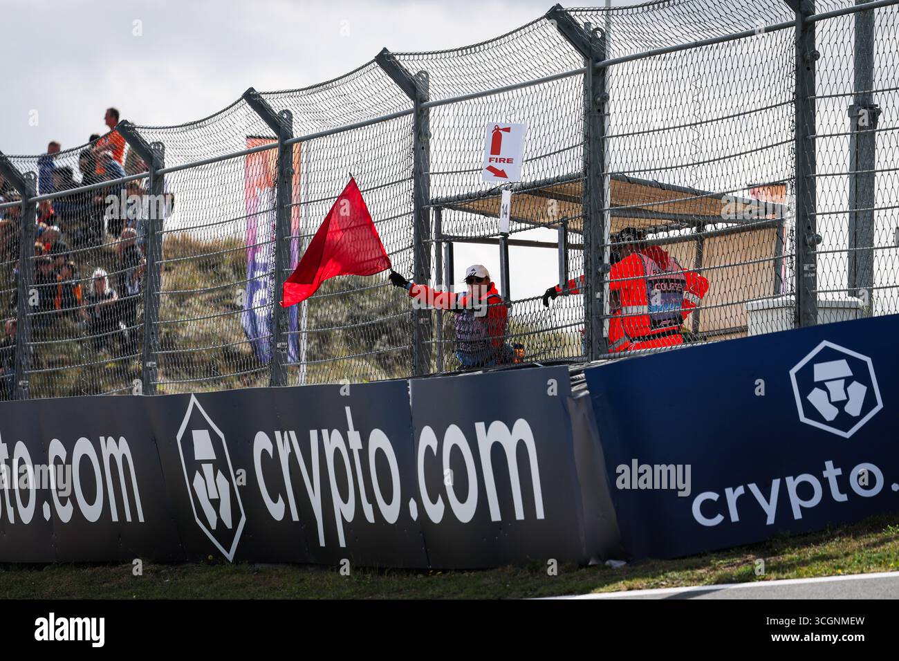 marshall, commissaire de piste, marshal, marshalls, marshals red flag ...