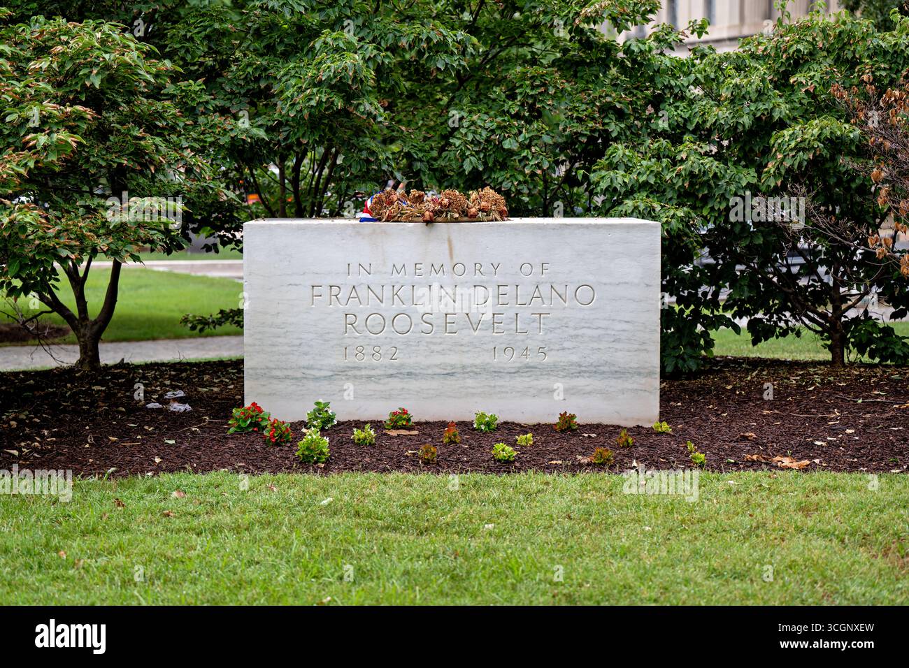 Roosevelt modest monument hi-res stock photography and images - Alamy