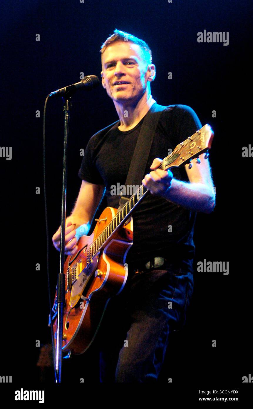 Bryan Adams live at the Sheffield Arena - 12 May 2007 Stock Photo - Alamy