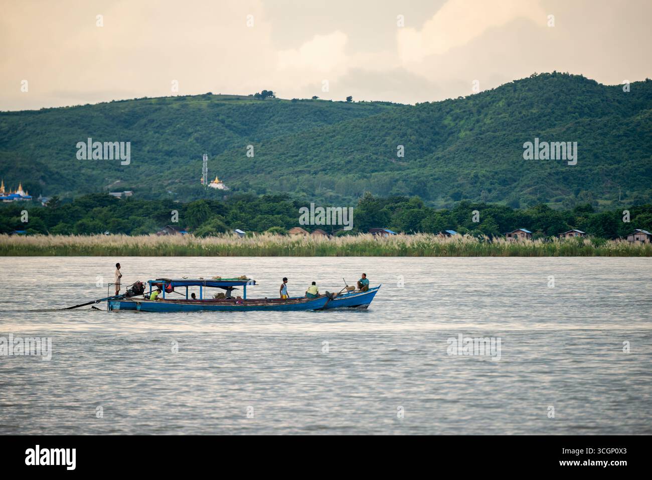 Pagodas view fishing boat ayeyarwady hi-res stock photography and ...
