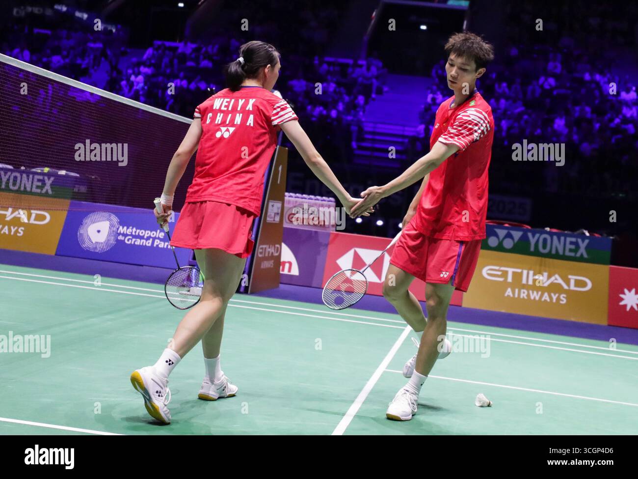 (250829) -- PARIS, Aug. 29, 2025 (Xinhua) -- Jiang Zhenbang (R)/Wei ...