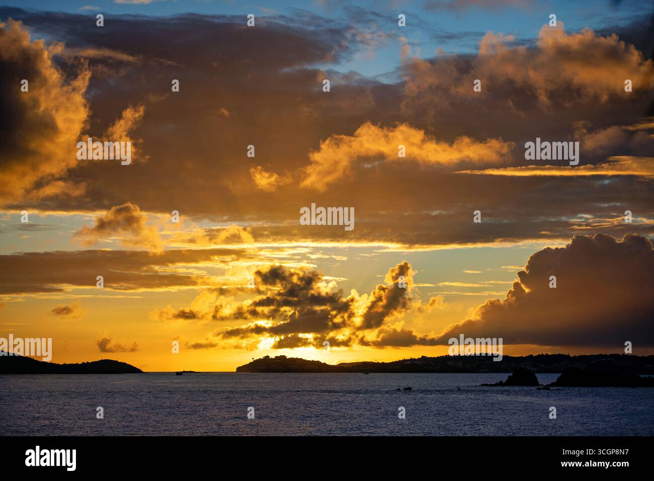 Sunset on caribbean tropical island hi-res stock photography and images ...