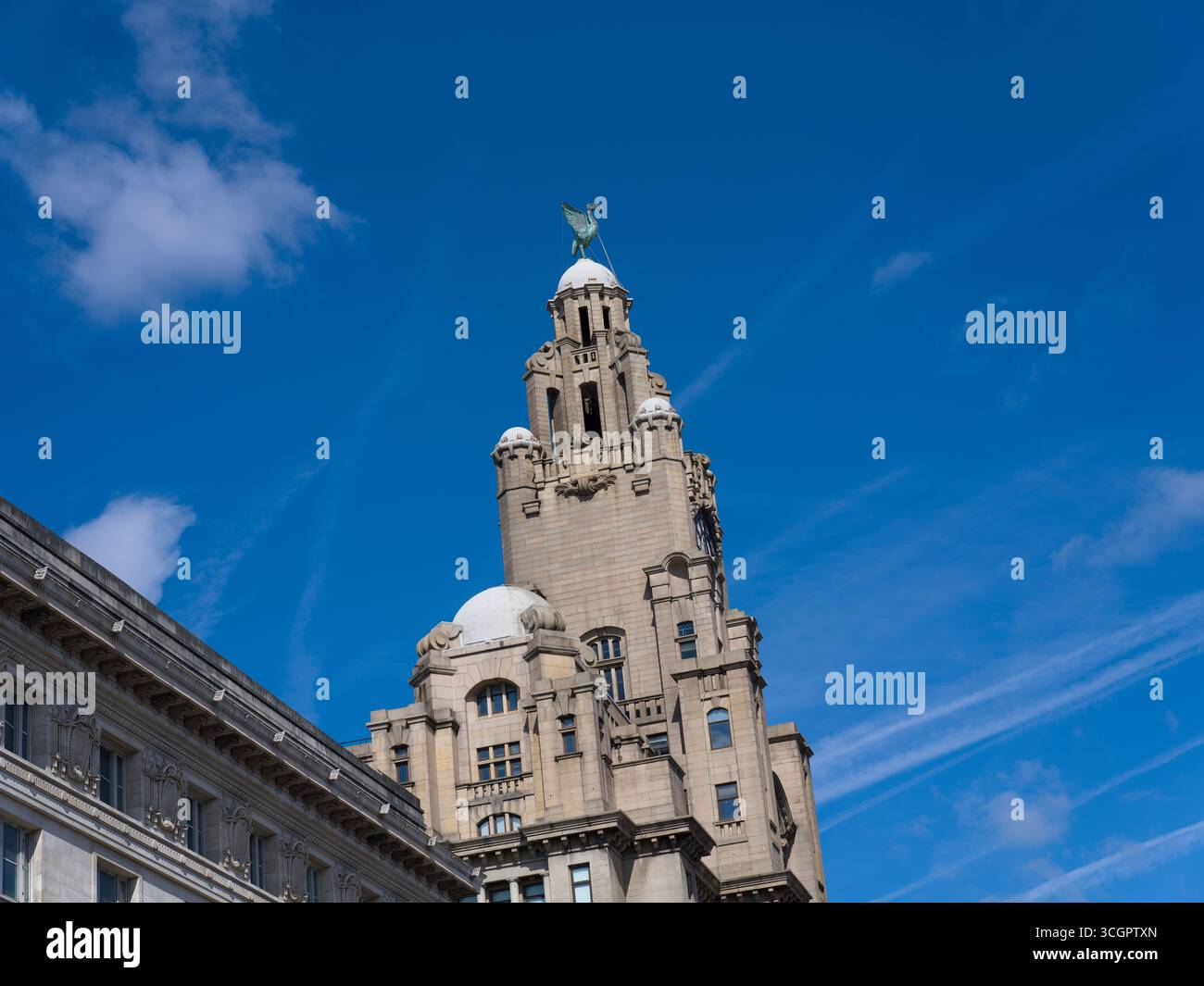Liverpool Merseyside Liver Building Stock Photo - Alamy