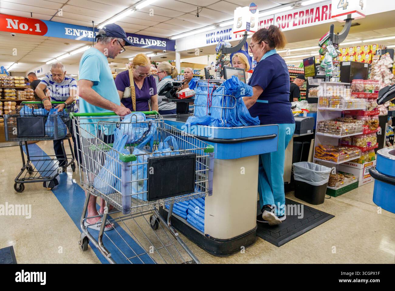 Urban grocery environment latin shoppers commerce supermarket culture ...