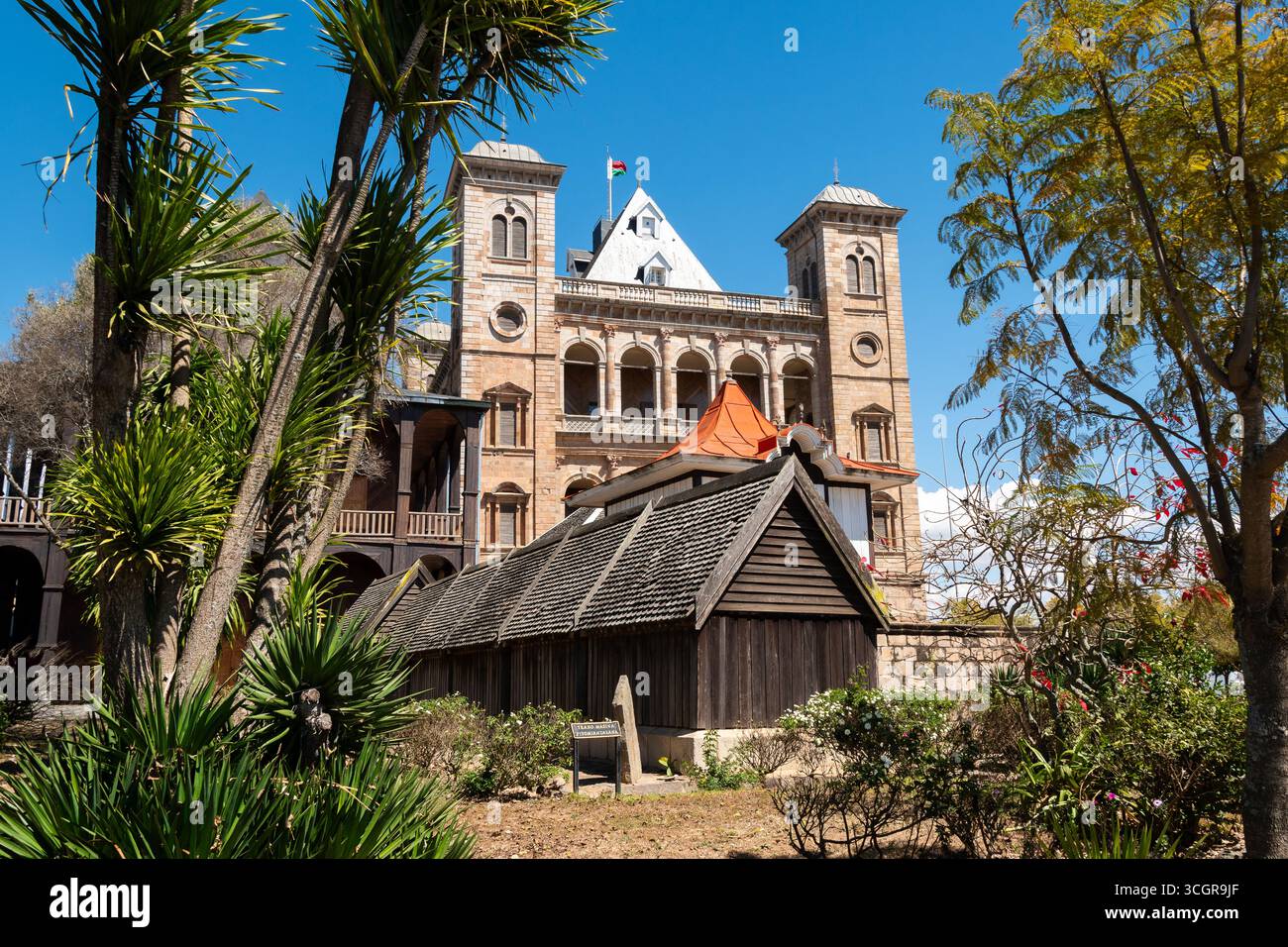 Tumbas malgaches hi-res stock photography and images - Alamy