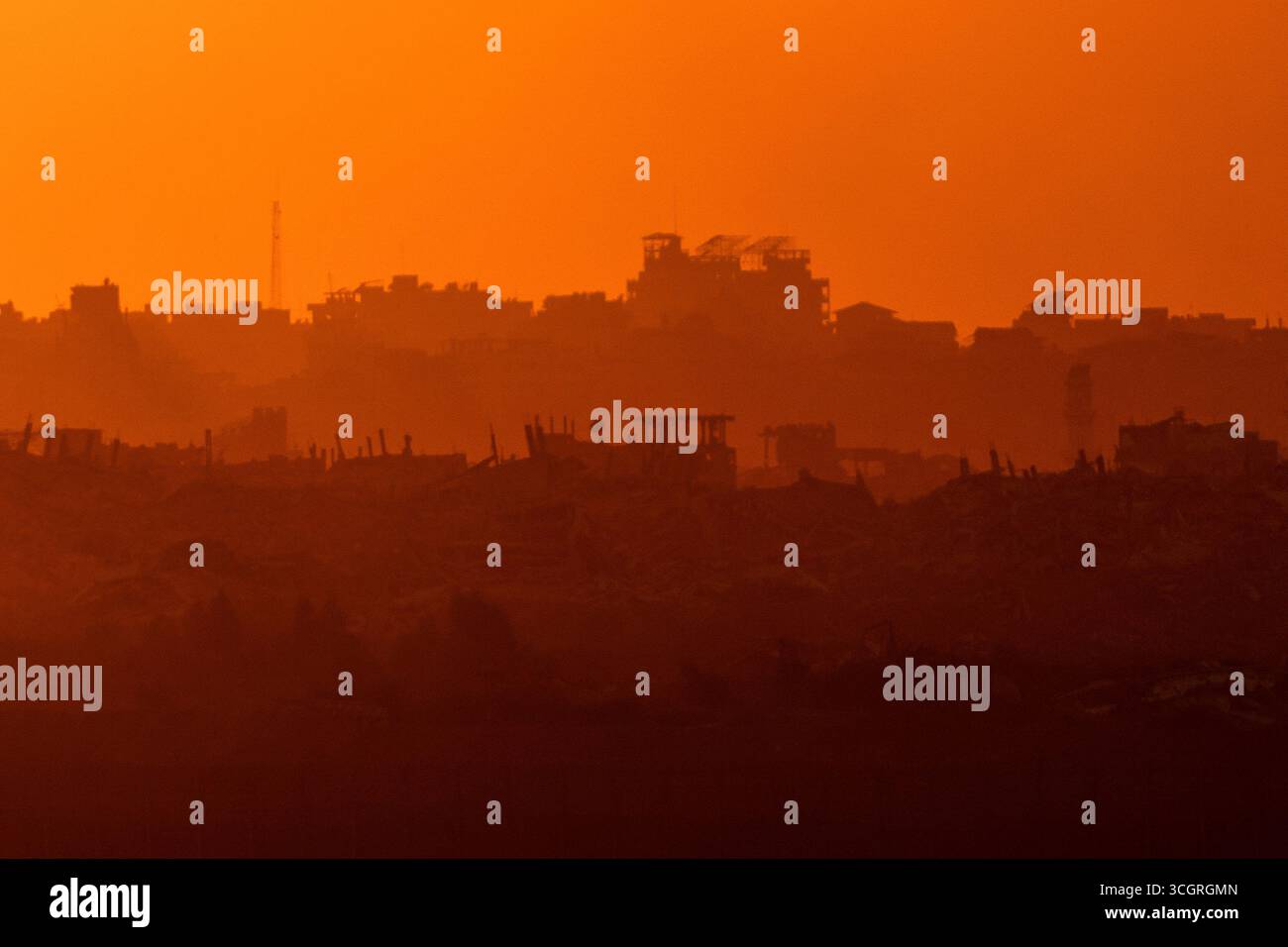 Buildings that were destroyed during the Israeli ground and air ...