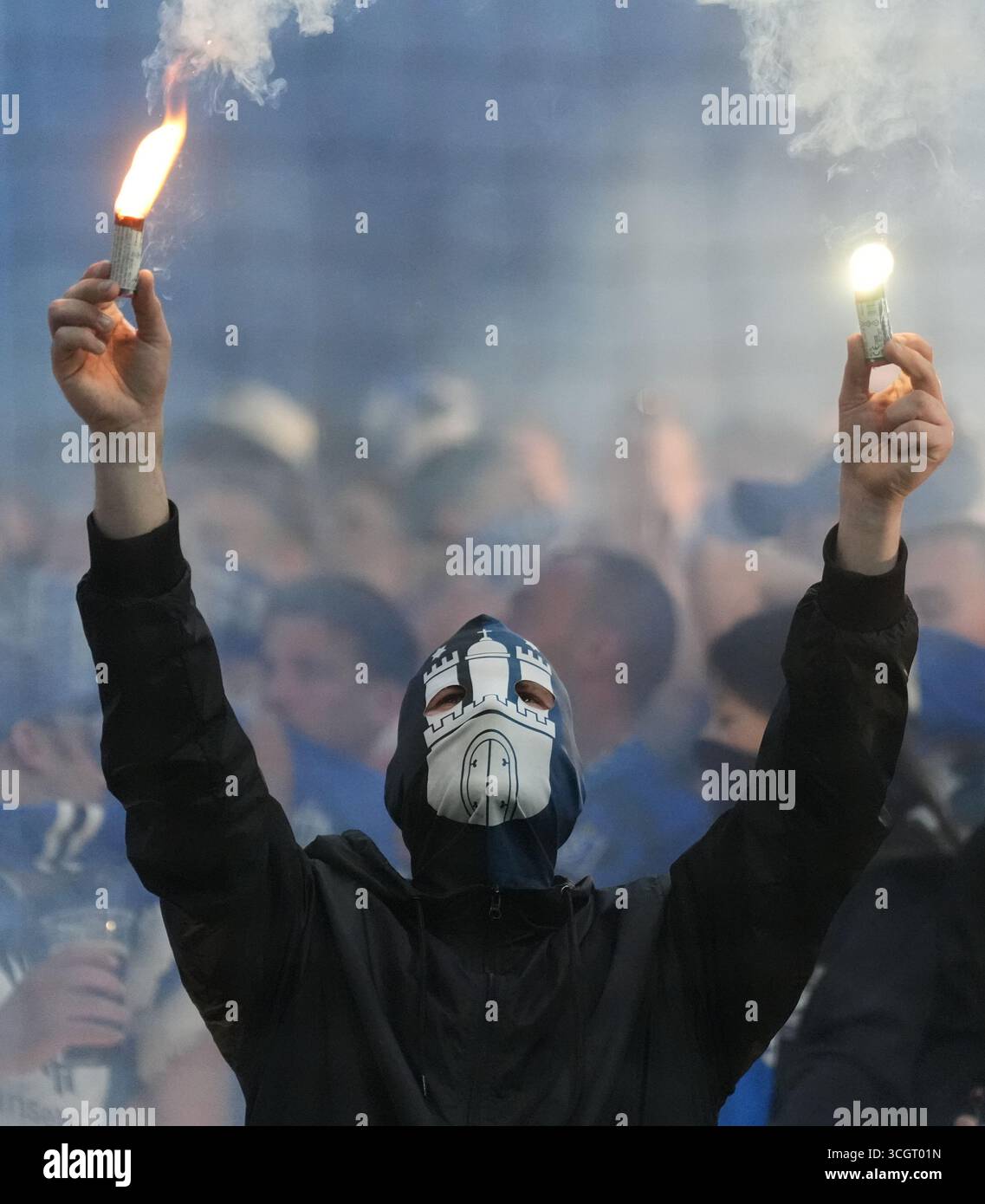 29 August 2025, Hamburg: Soccer, Bundesliga, Hamburger SV - FC St ...