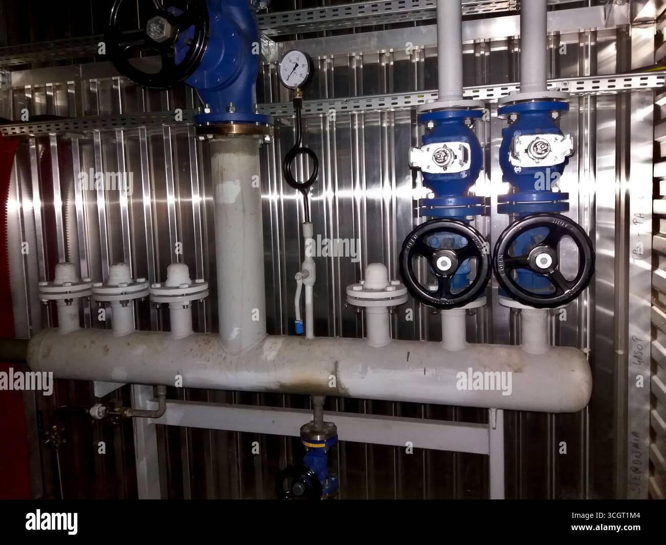 Various hydraulic engineering features hi-res stock photography and ...
