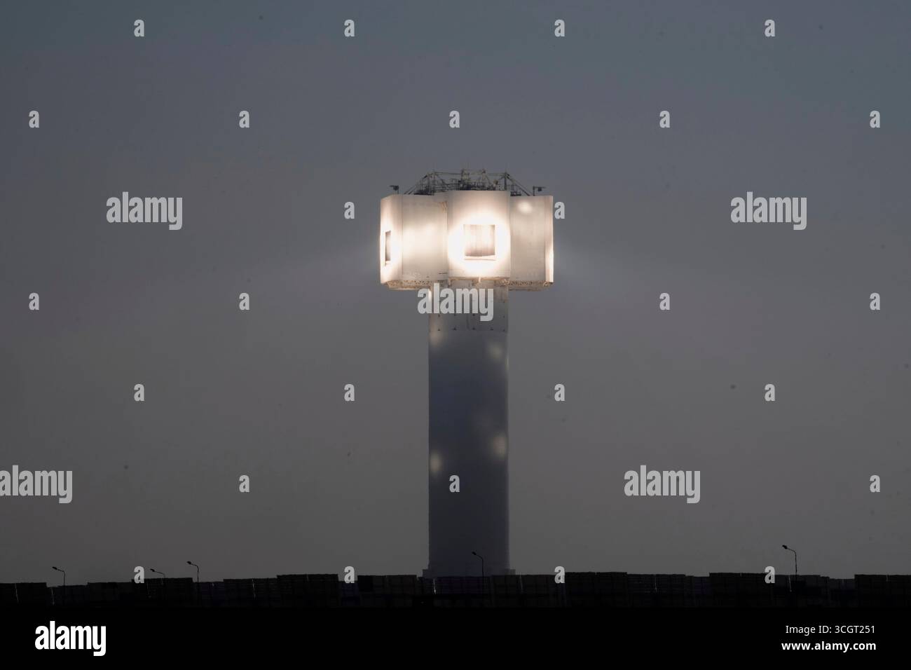 Khi Solar One, a solar thermal plant that converts the sun's light ...
