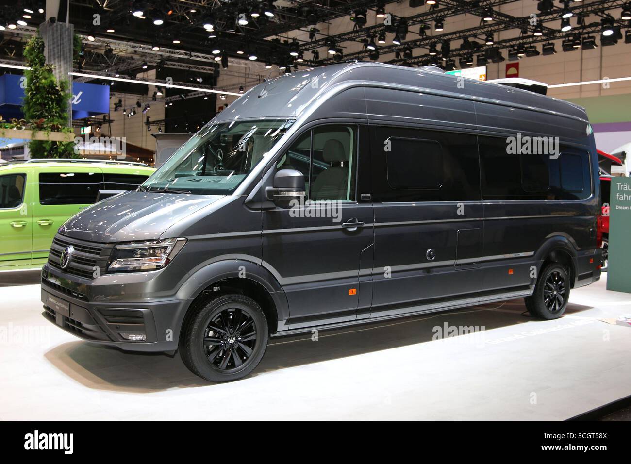 VW Grand California facelift auf Basis Crafter, Volkswagen ...
