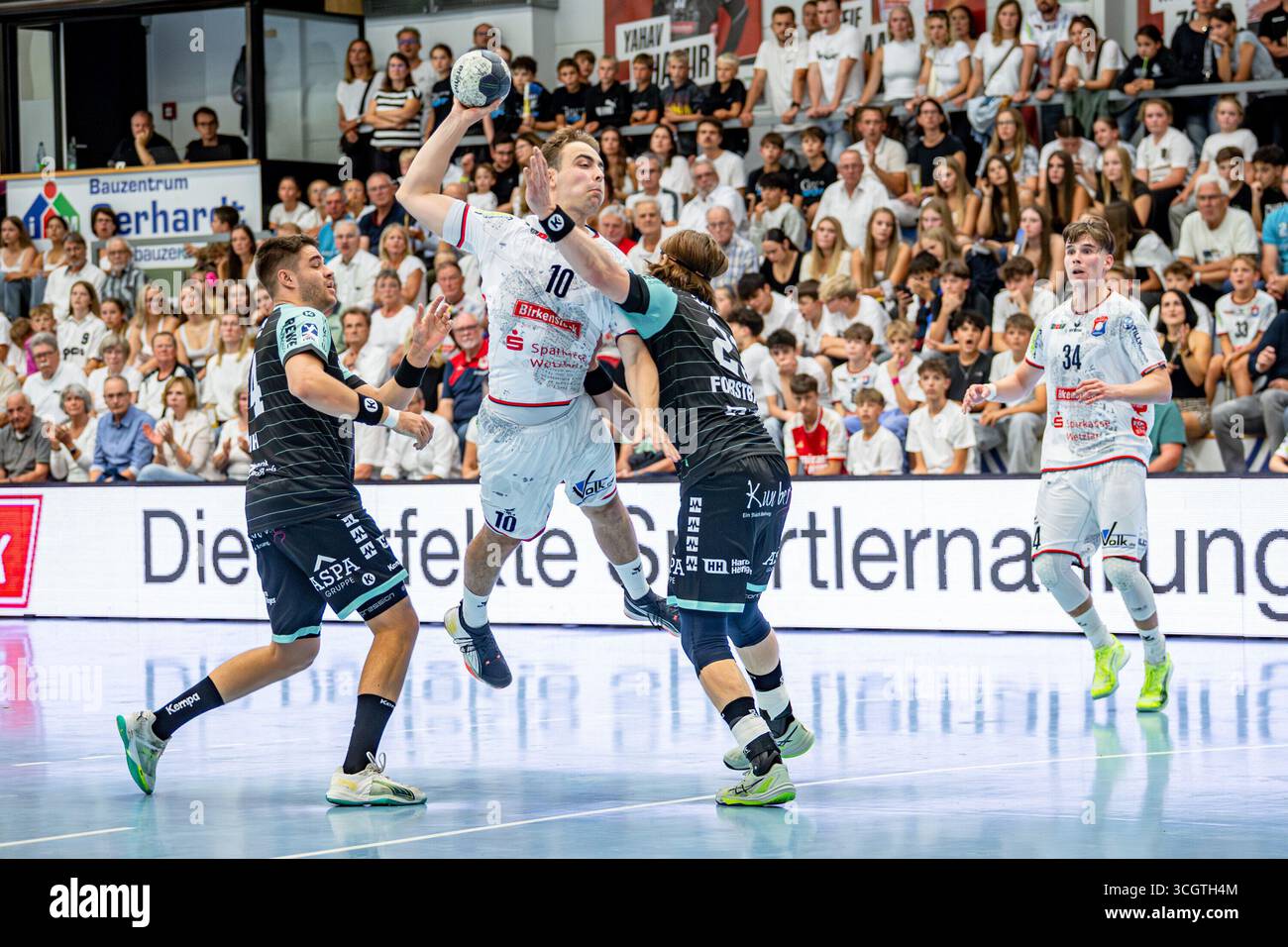 Paul Ohl (TV H?ttenberg, 10), Jan Forstbauer (HC Oppenweiler/Backnang ...