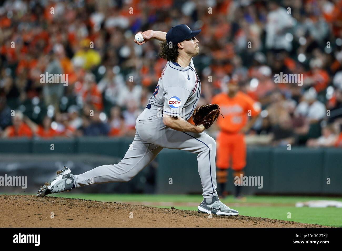 Houston Astros pitcher Bryan King throws during the eighth inning of a ...