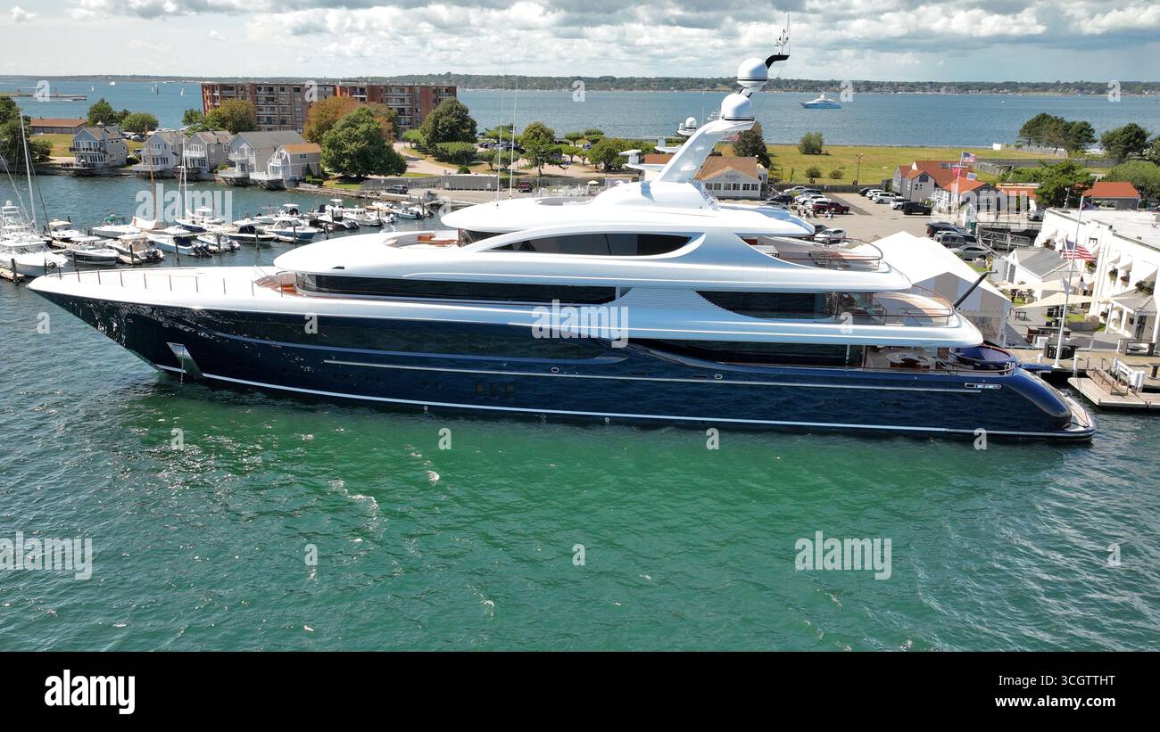 Drone images of yachts at goat island marina hi-res stock photography ...