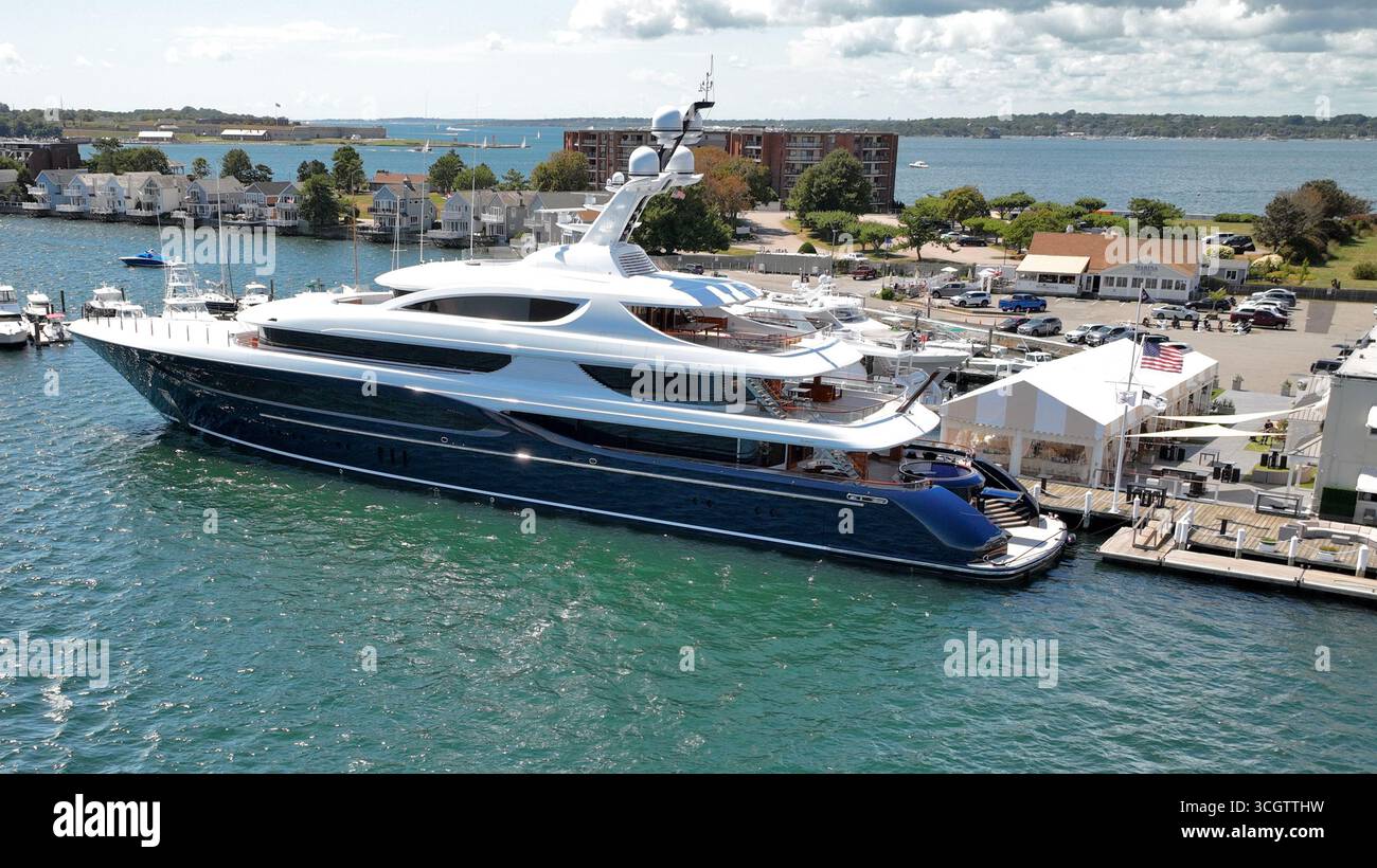 Aerial images of yachts docked at goat island marina hi-res stock ...