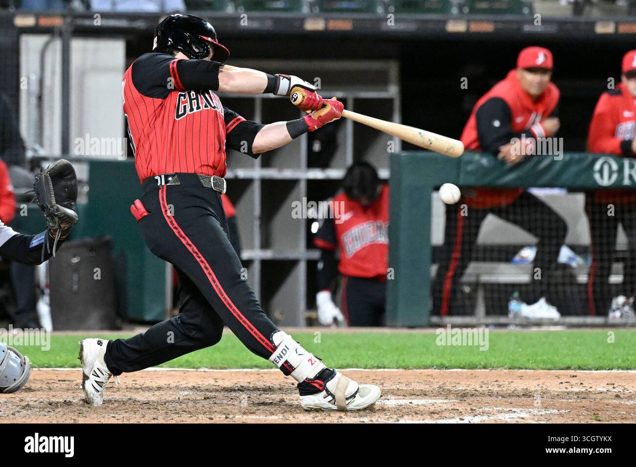 Chicago White Sox's Andrew Benintendi hits an RBI single during the ...