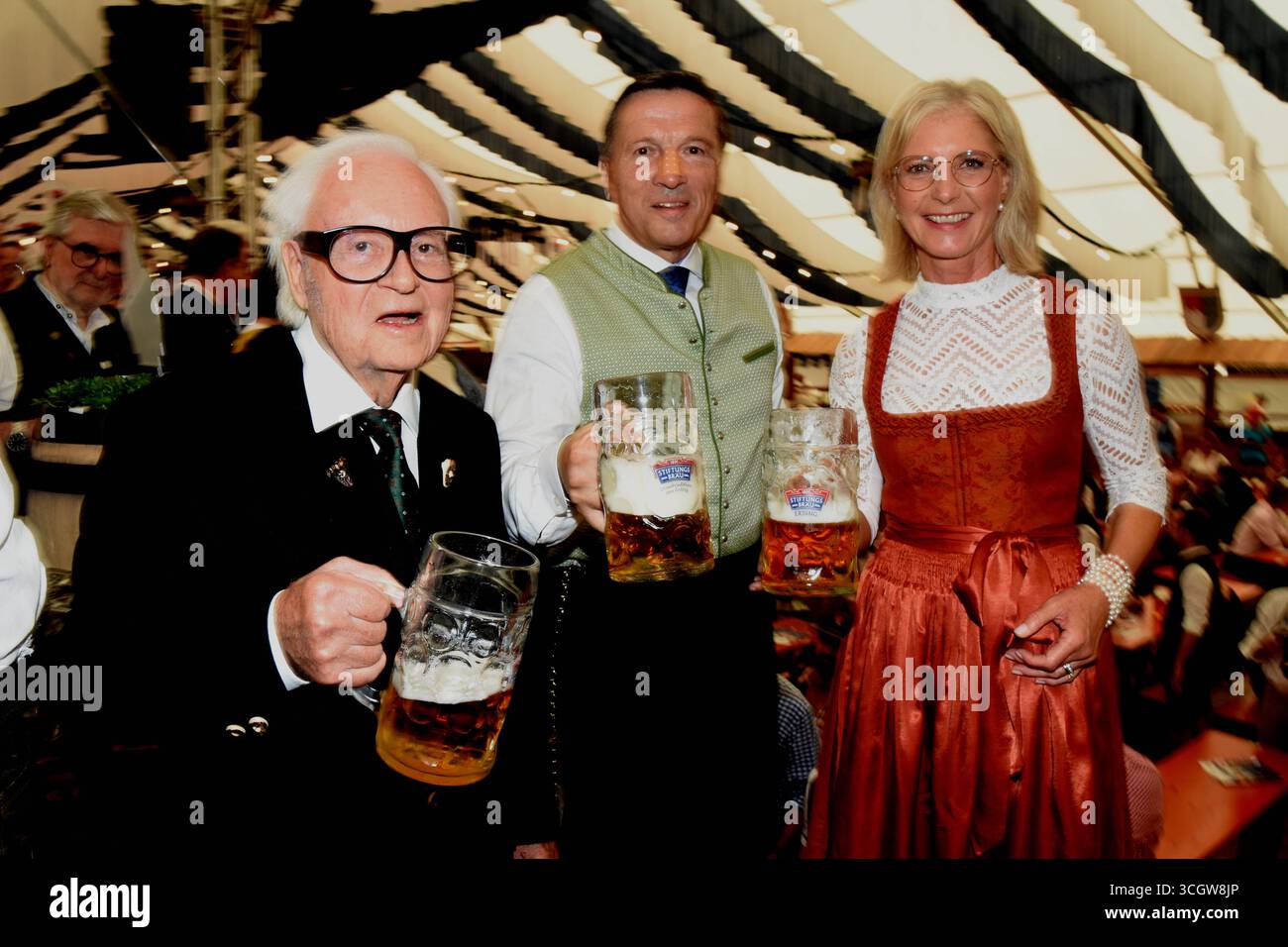 Werner Brombach Erdinger Weissbraeu Inhaber Maximilian Gotz Erding ...