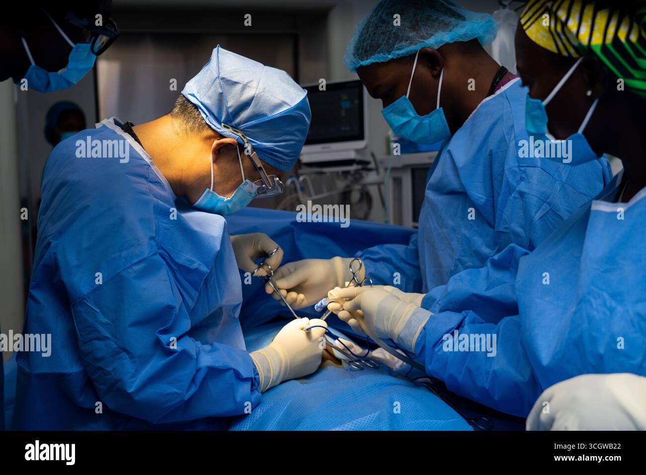 (250830) -- ACCRA, Aug. 30, 2025 (Xinhua) -- Chinese and Ghanaian ...