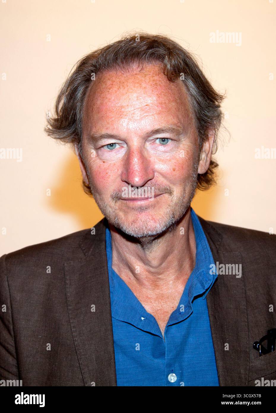 Musician singer songwriter record hi-res stock photography and images ...