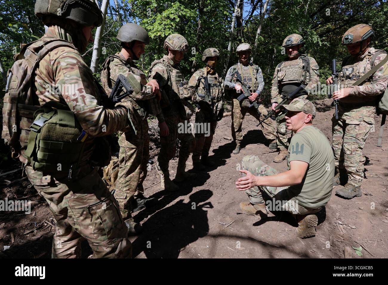 Infantrymen of the operational battalion of the 13th Brigade of the ...