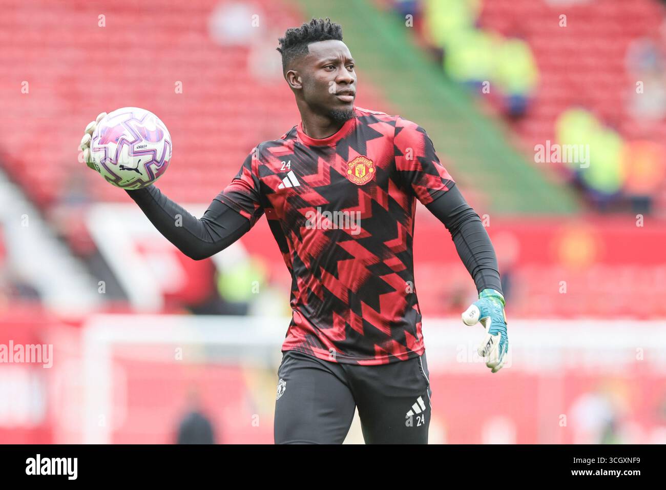André Onana of Manchester United in the pregame warmup session during ...