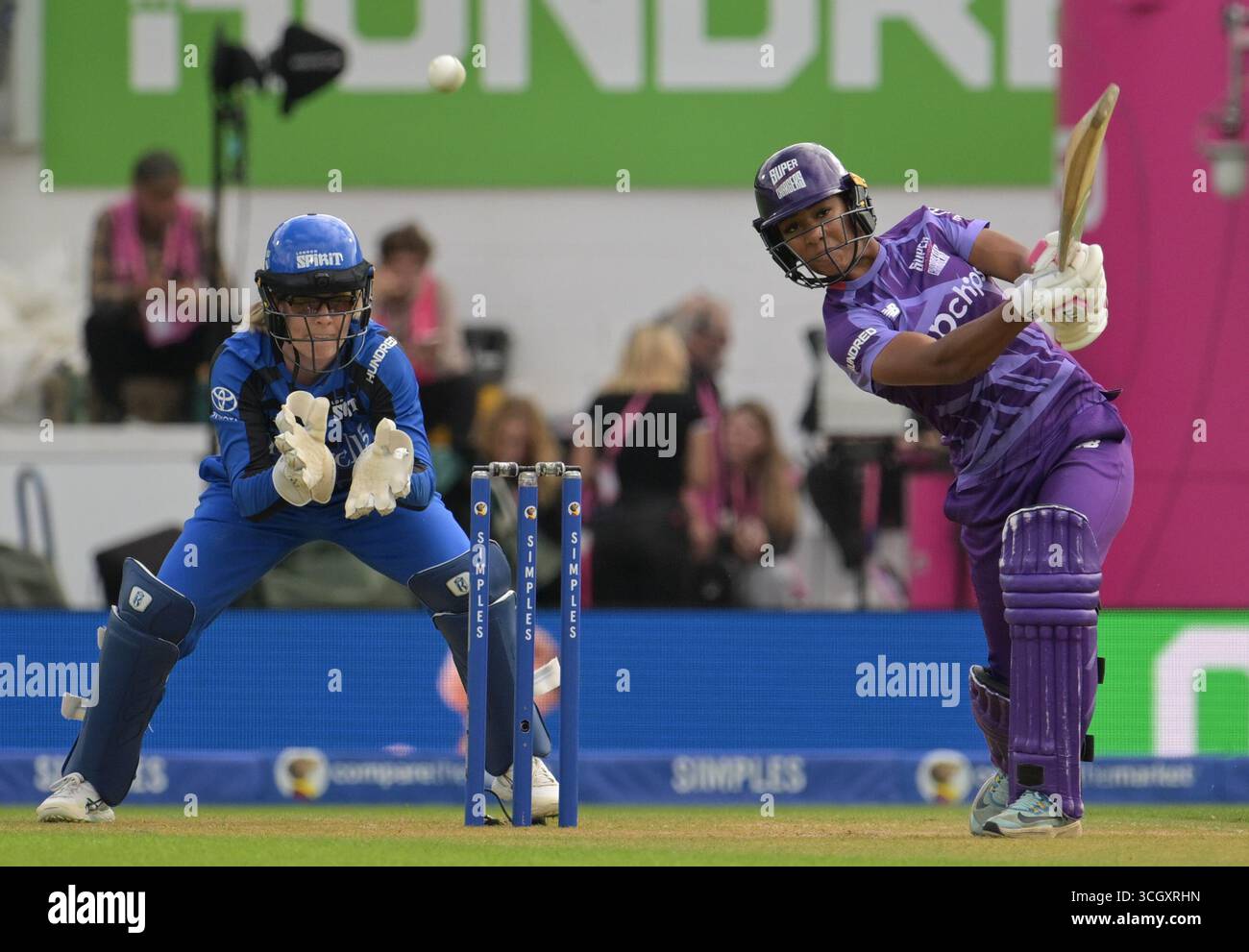 Kennington, England. 30 August, 2025. Davina Perrin of Northern ...
