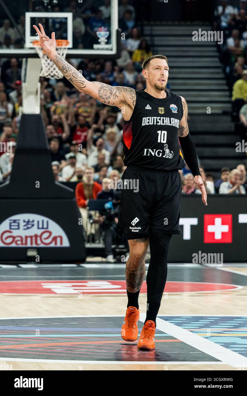 Daniel Theis (Deutschland, 10) bejubelt einen erfolgreichen Dreier, Dreipunktewurf FIBA ...