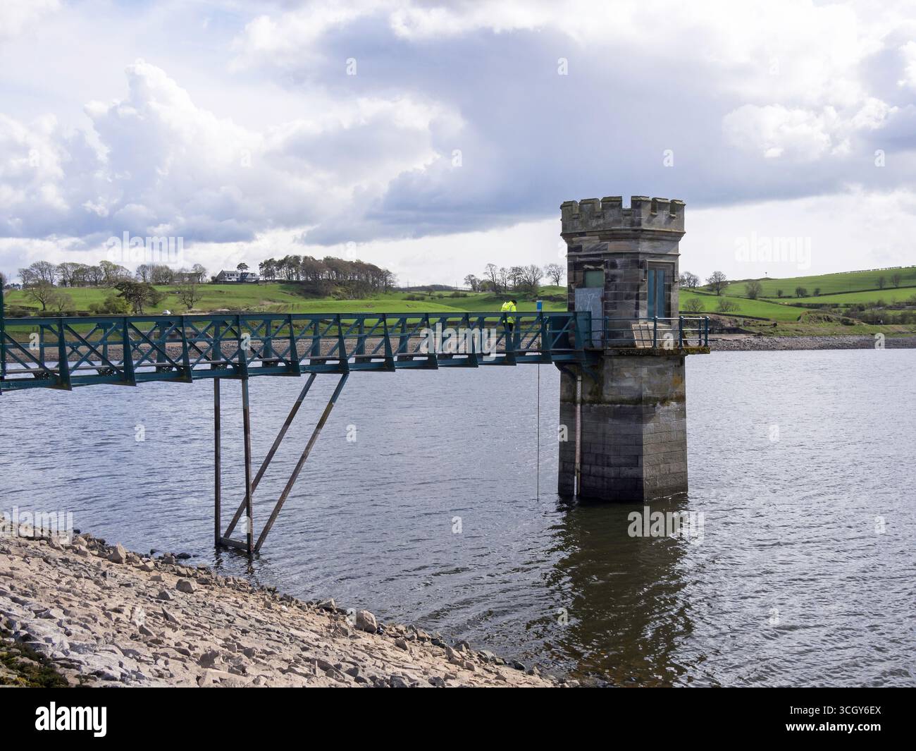Water pump tower, Balgray reservoir, Dams to Darnley Country Park ...