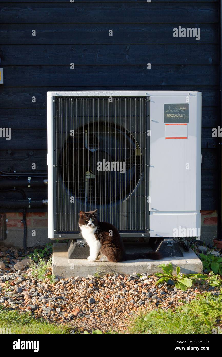 Ecodan renewable heating technology hi-res stock photography and images ...