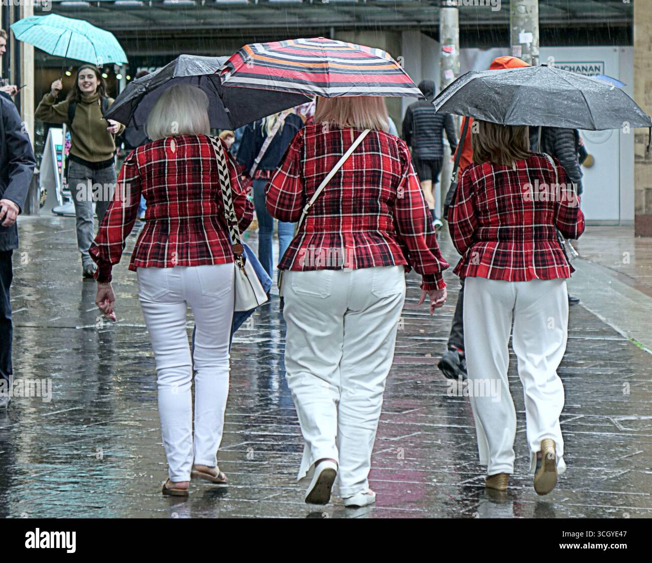 Glasgow, Scotland, UK. 30th August, 2025. UK Weather: Summer ...