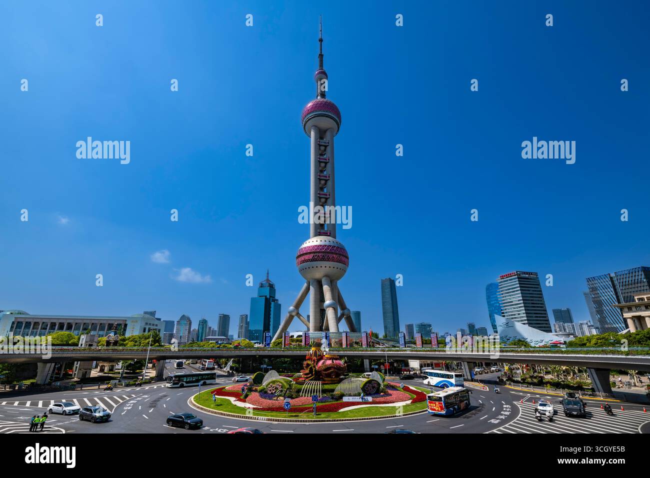 Pearl Tower, roundabout, Puding, Shanghai, People's Republic of China ...