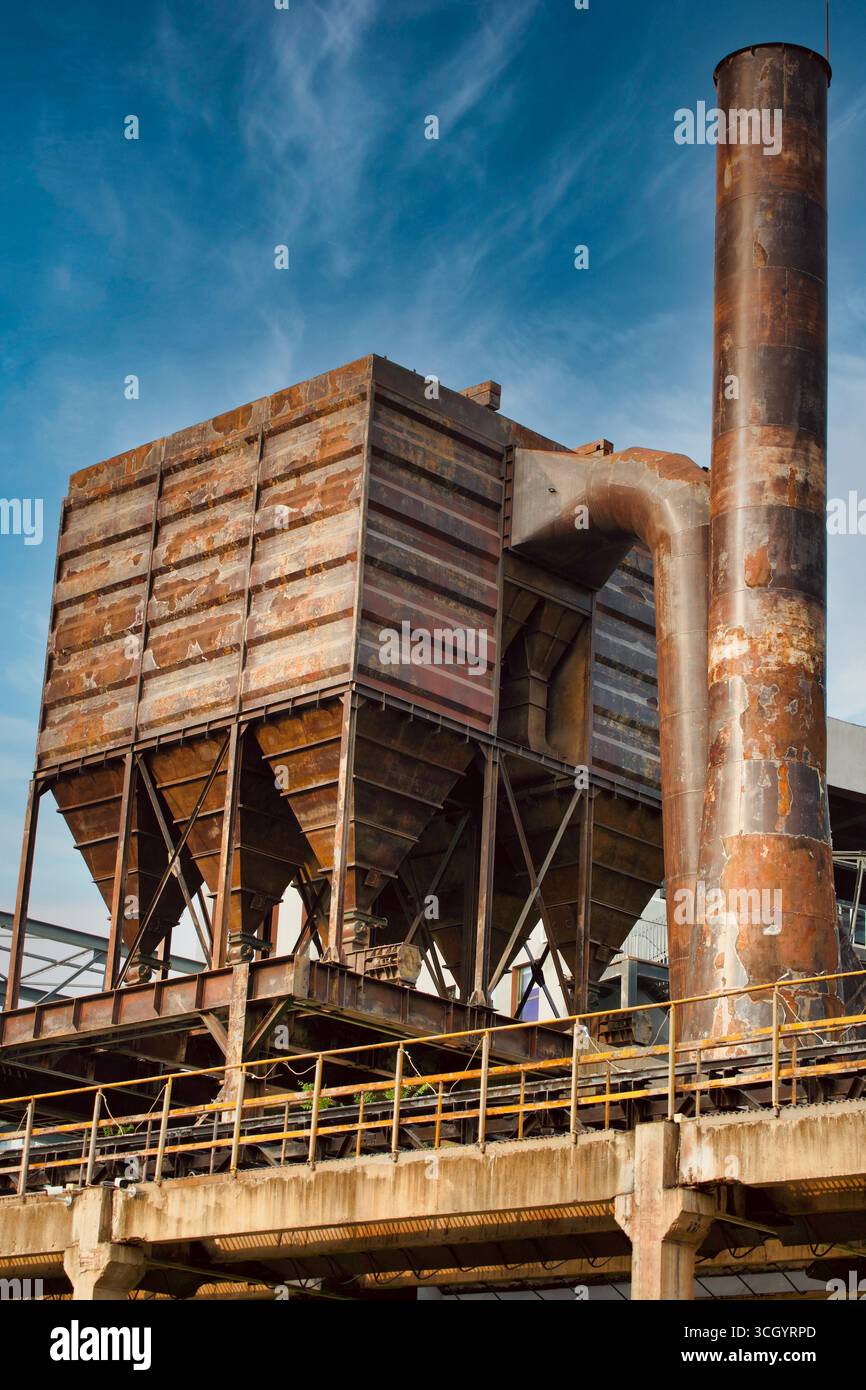 Chimney old abandoned industrial hi-res stock photography and images ...