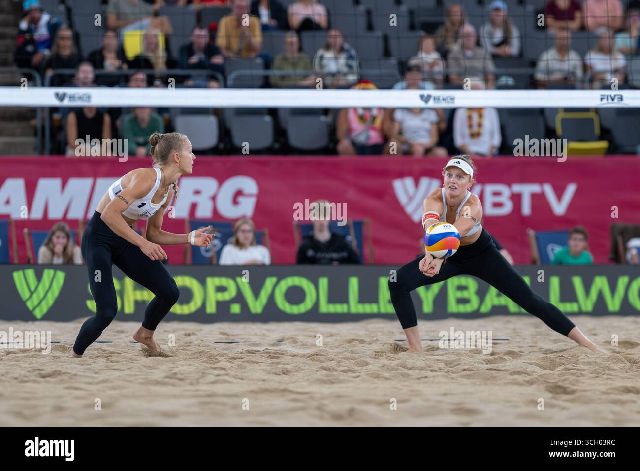Lea Sophie Kunst (Player No. 2, GER), Paula Sch?rholz (Player No. 1 ...
