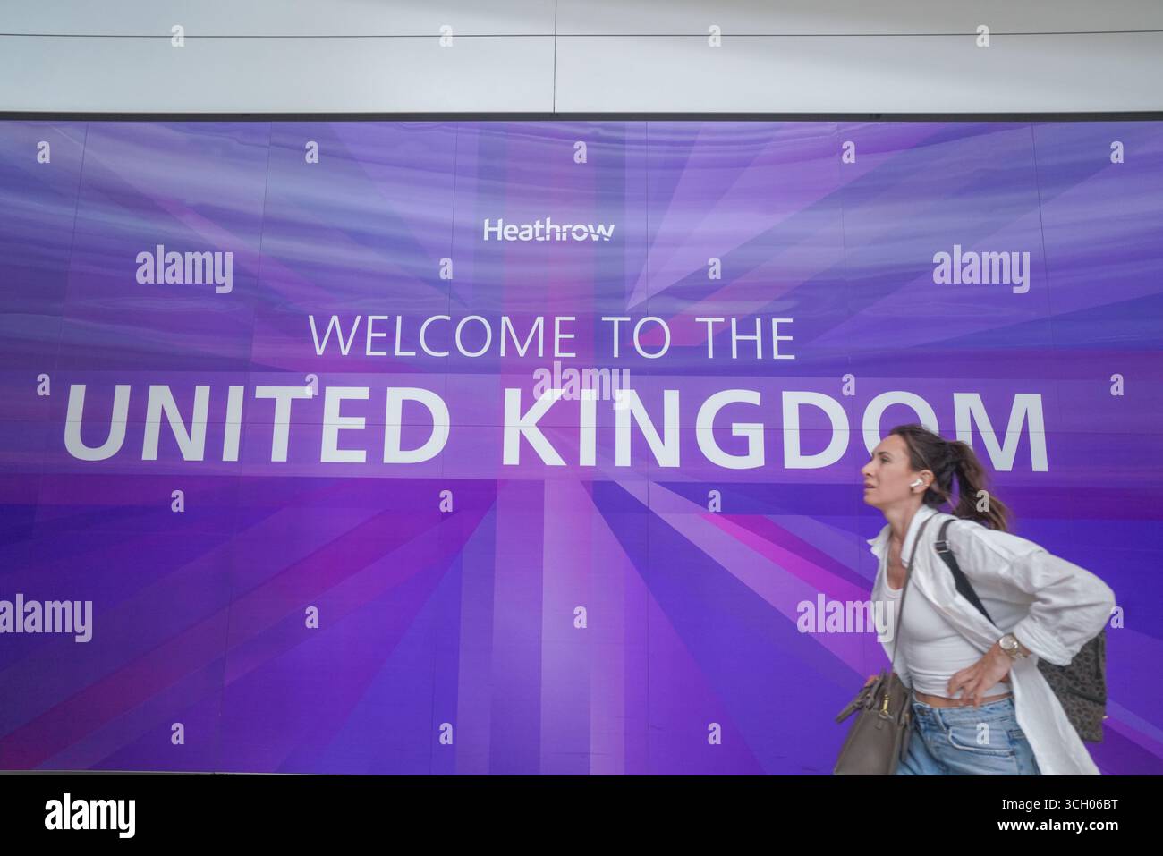 Heathrow London, UK. 30 August 2025. A sign at Heathrow airport ...