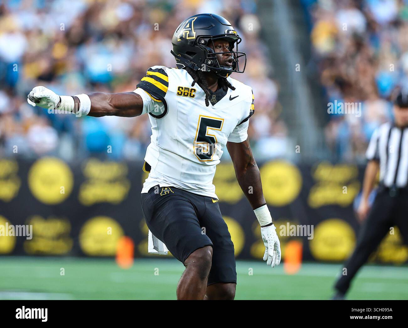 August 29, 2025: [Zyeir Gamble] directs traffic. NCAA football game ...