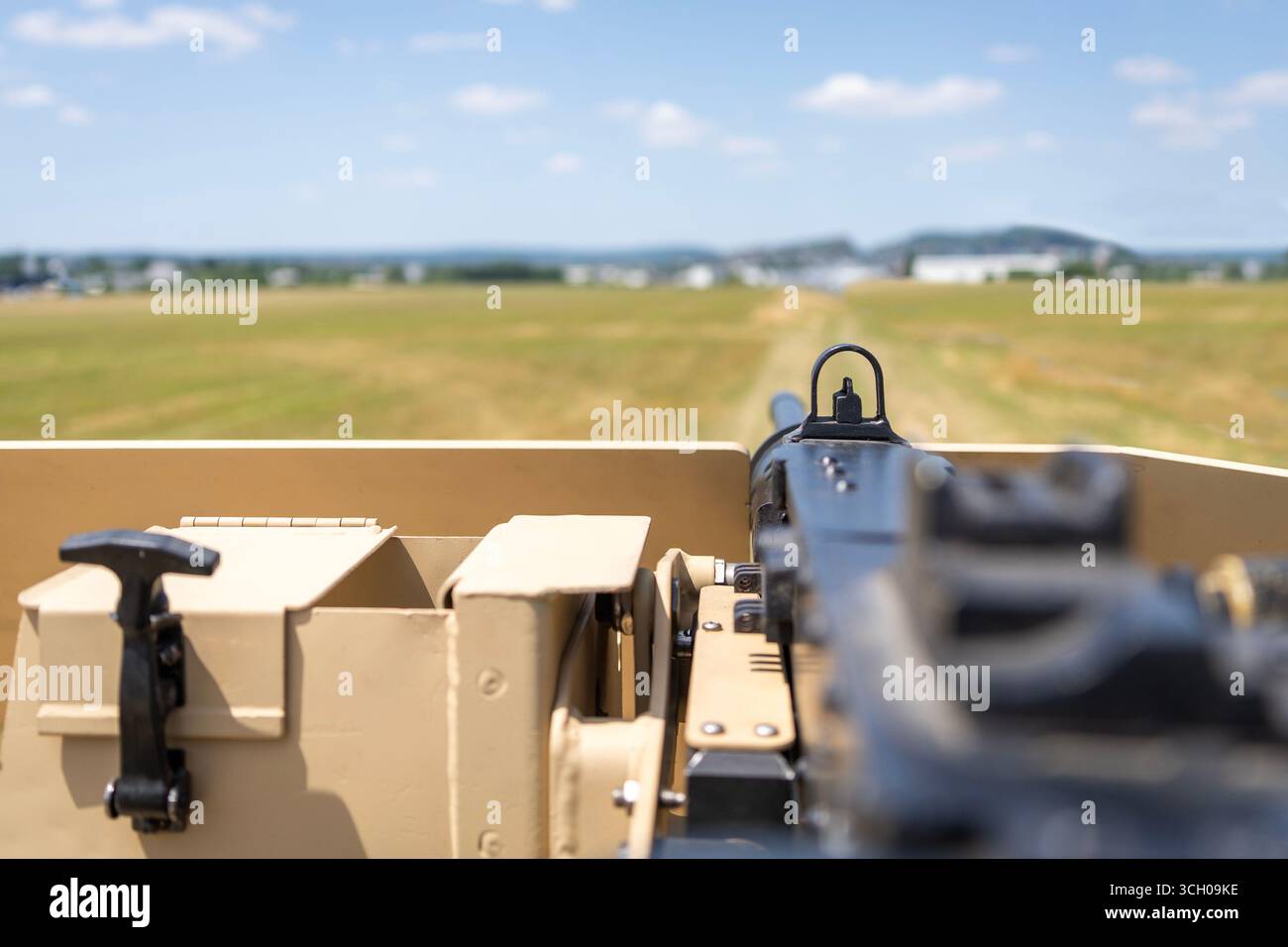 50 caliber humvee hi-res stock photography and images - Alamy